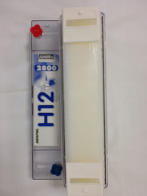 H12シリーズの外観とカバーを外した写真です（通常は外れません）